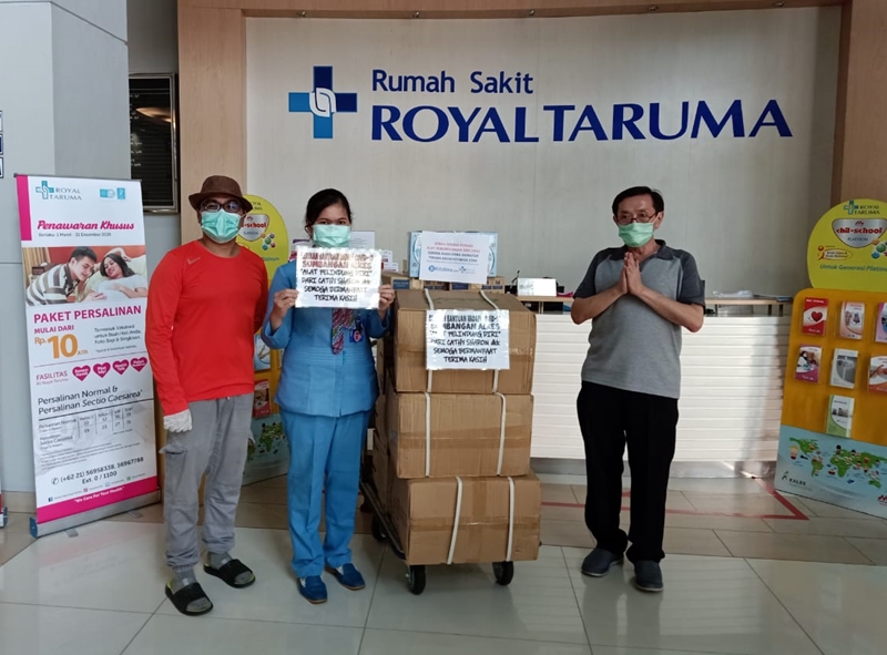 Memperingati HUT ke-13, RS Royal Taruma Bagikan Suvenir kepada Pasien ...